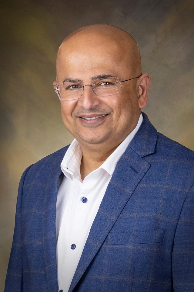 Dr. Punit Kumar, MD - Green Bay, WI - Internal Medicine